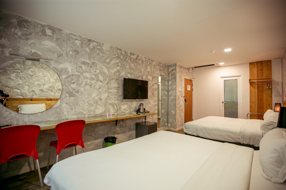 Family Quad – Moxy Hotels, George Town | Official Site